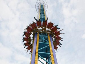 Swing Tower Ride And Drop Tower Ride